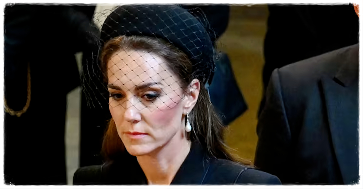 Duchess Kate Curtsies To The Queen During Her Final Journey - FHHRN